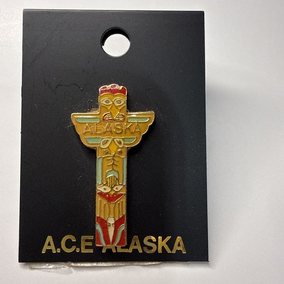 One Pieces | Ace State Of Alaska Totem Pole Lapel Pin From The Early ...